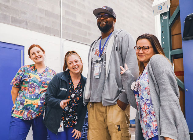 Fulfillment Center Jobs @ Chewy | Many Locations, Great Pay & Benefits