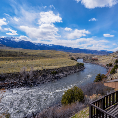 Jobs at Yellowstone | Delaware North Careers